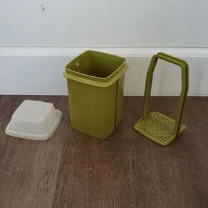 Tupperware | Kitchen | 98s Tupperware Pickadeli Container Green Pickle ...